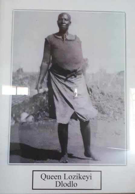 1. LOZIKEYI DLODLO : THE LAST QUEEN OF THE NDEBELE (1) 👑🇿🇼👑 Queen ...