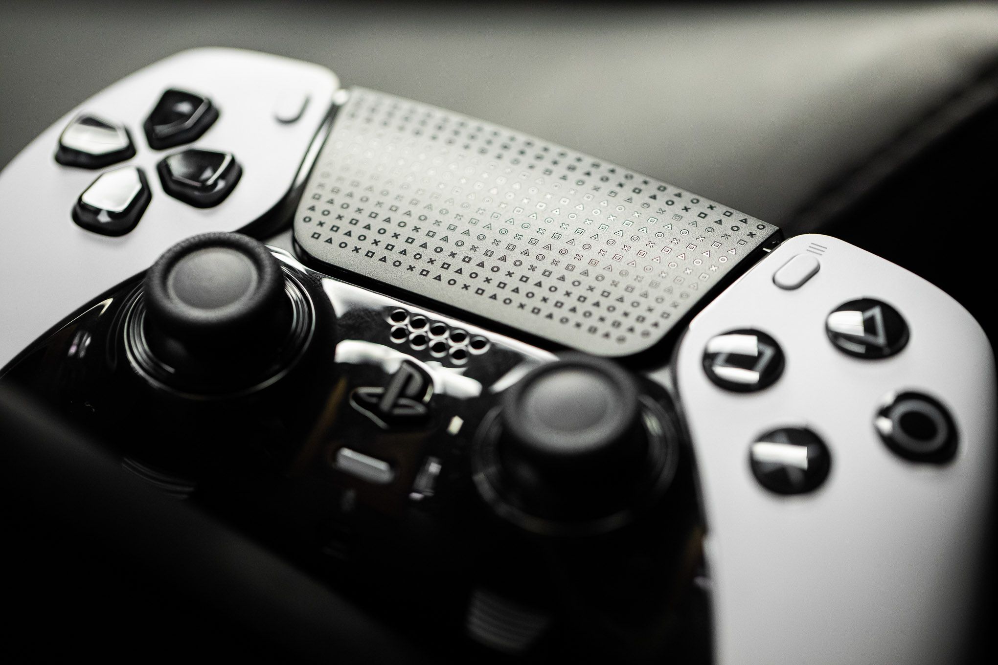 The Verge on Twitter: "Hands-on with Sony’s DualSense Edge, the $200 PS5 gamepad https://t.co ...