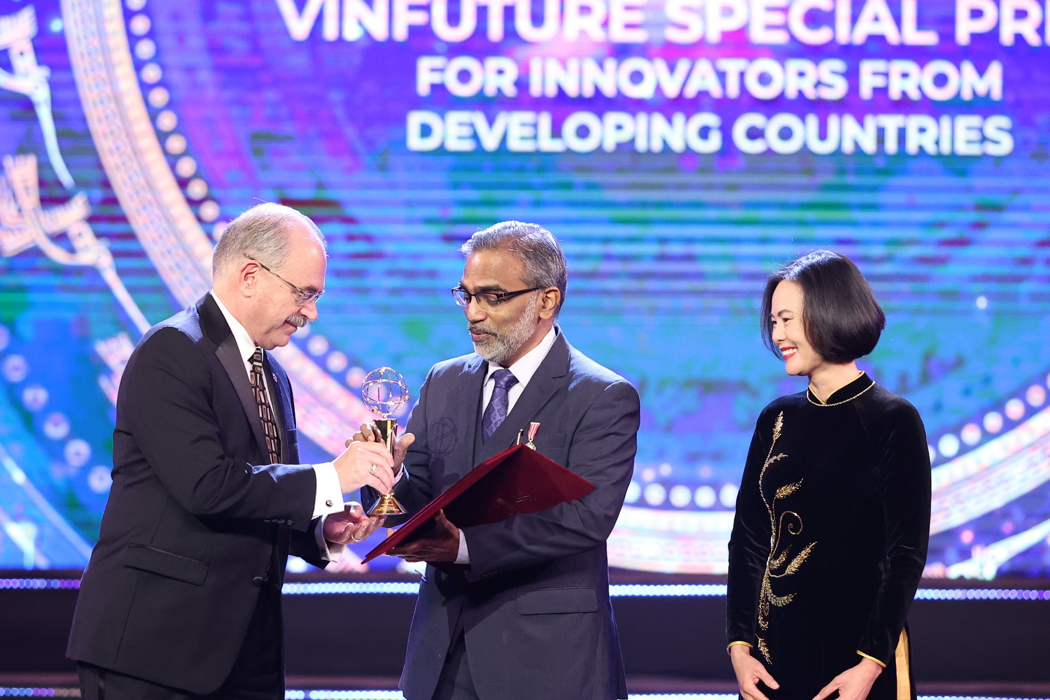 VinFuture Prize on Twitter: "[JUST REVEALED] The VinFuture Special Prize for Innovators from ...