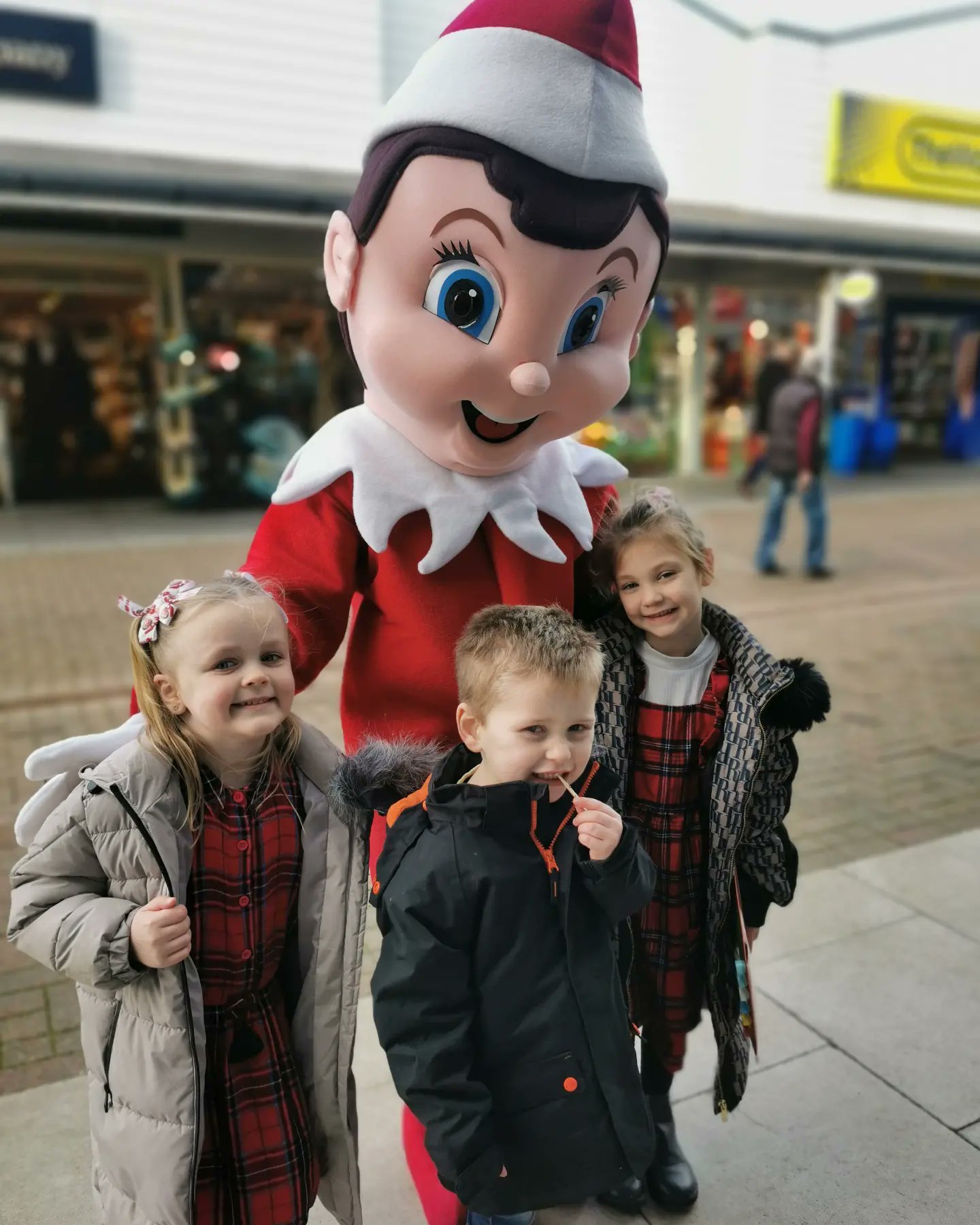 Affinity Lancashire Outlet Shopping on Twitter: "Say hello to Cheeky Elf who's with us this ...