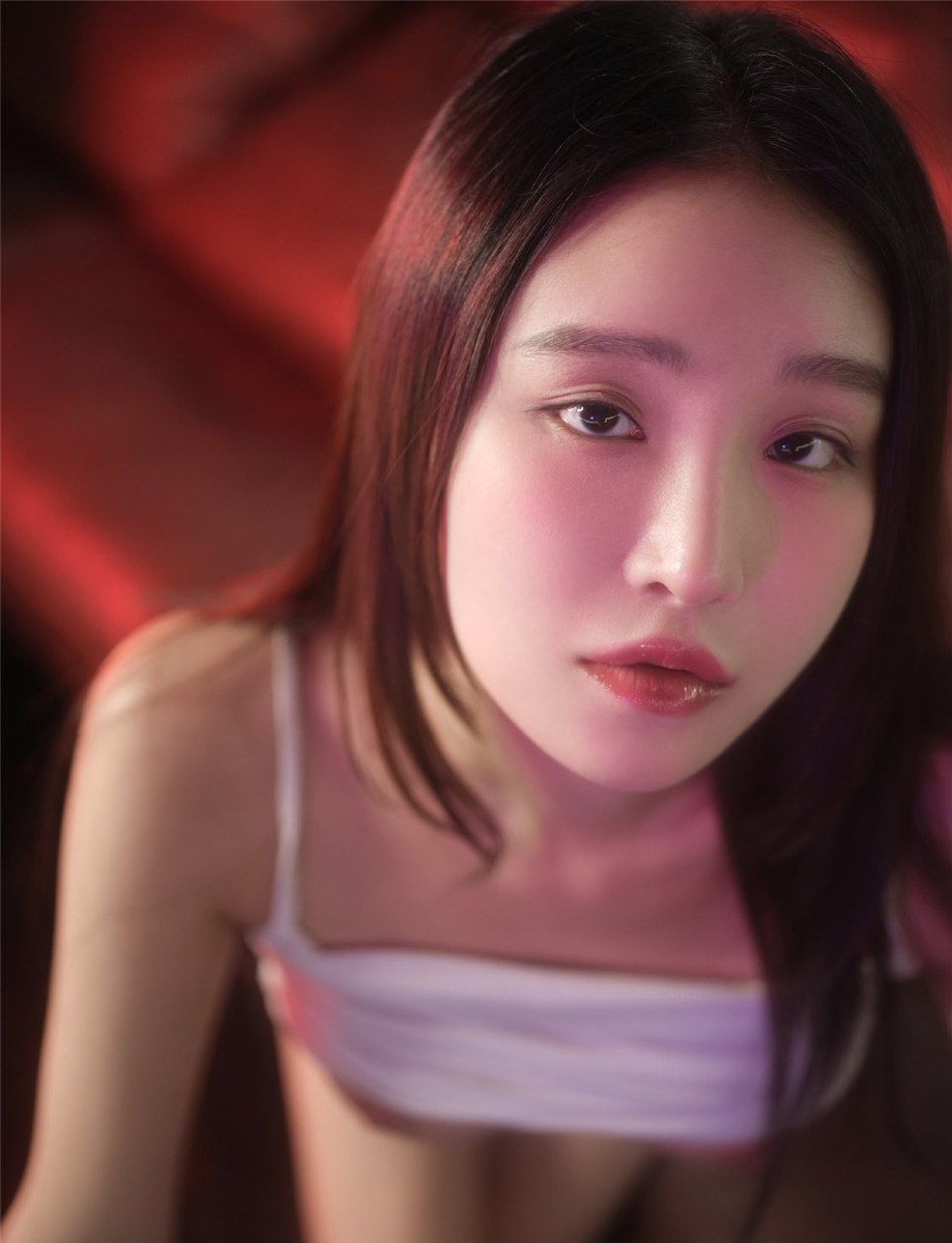 博览群乳 on Twitter: "Leeseol 写真电报群:https://t.me/jingpinwanghong 投稿 @tuleibacui"