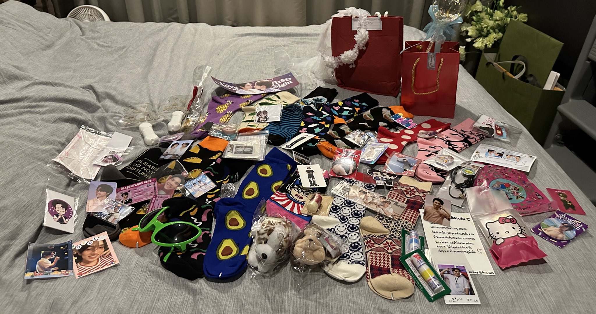 ม๊าเฉิน (Chen ma) on Twitter: "ขอบคุณของขวัญ กอว รวมถึงถุงเท้าซึ่งเยอะมากๆ ม๊าสามารถใส่ได้ทั้ง ...