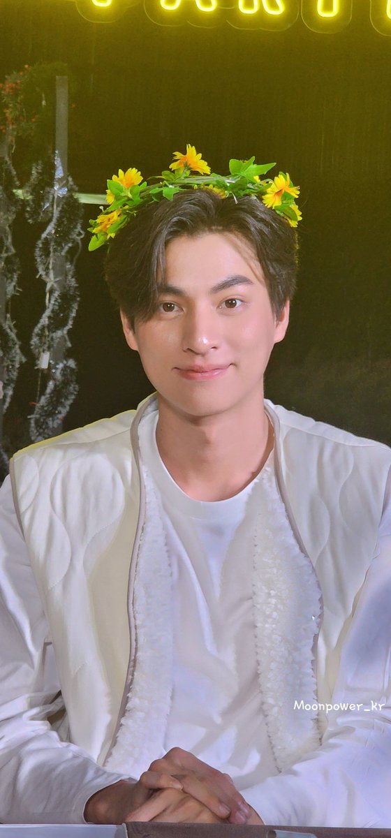 ˗ˋˏ♡ˎˊ˗☁𓂃꙳ ⋆☃️🎄 on Twitter: "RT @moonpower_kr: 울 겸디 넘 고맙고 ㅠ 올해 마지막 행사에 함께해서 넘 기쁘다 ㅠㅠ 한국에서 만나 ...