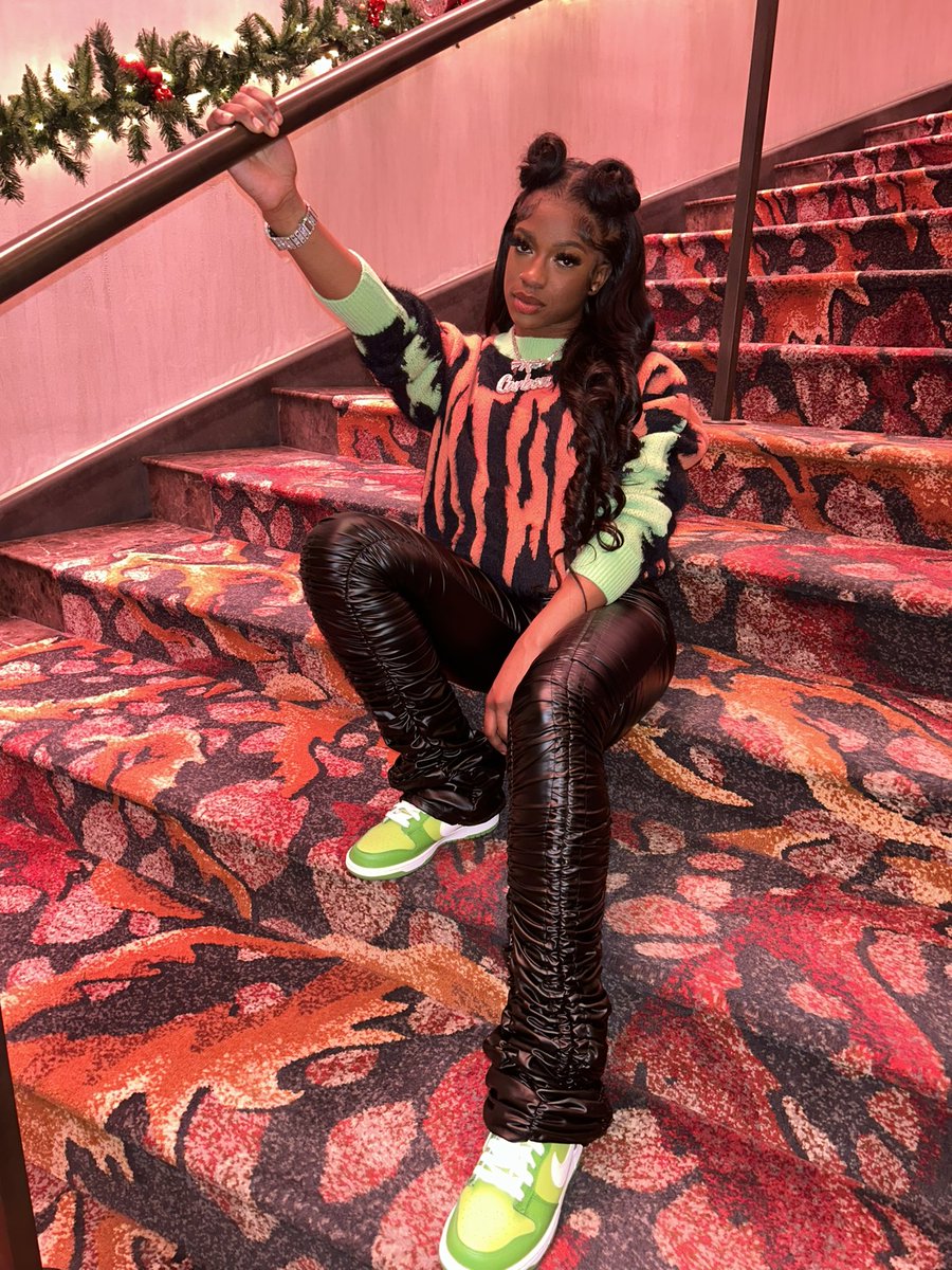 K Carbon 🖤 on Twitter: "Money Making Cutie… I’m A Gangsta N igga Fantasy 🤤 ️‍🔥"