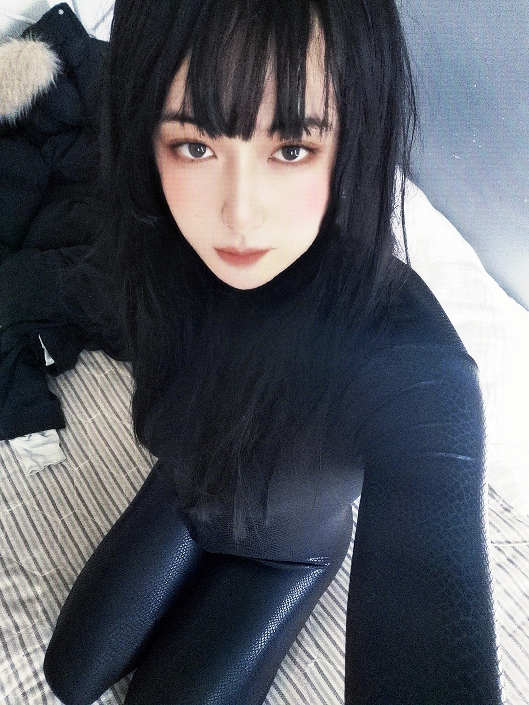 DMS迪美斯 on Twitter: "#dreammask #ZentaiDreamer #Zentai 在冬天穿起来像被拥抱一样暖洋洋的。表面摸起来“沙沙”的触感也额外的舒服。 模特B站 ...