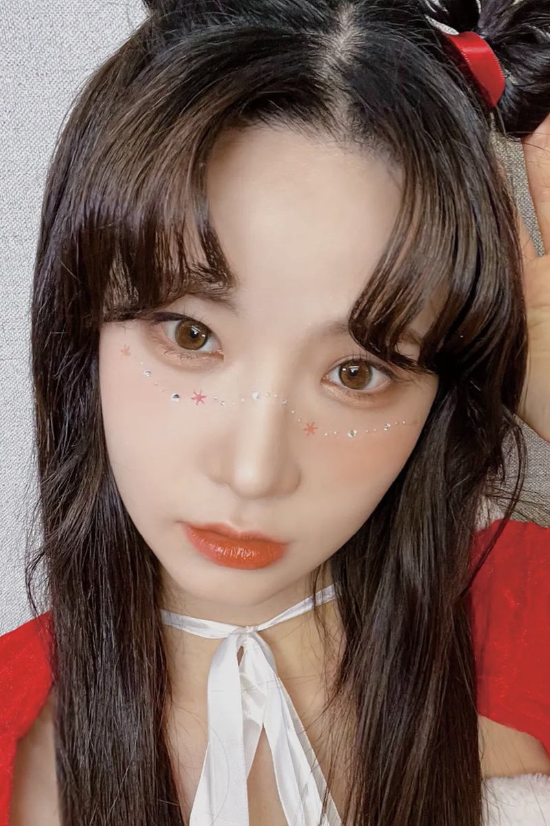 kim nakyoung pics on Twitter: "naky’s 331Z christmas objekt! happy holidays ⛄️🎄🫶"