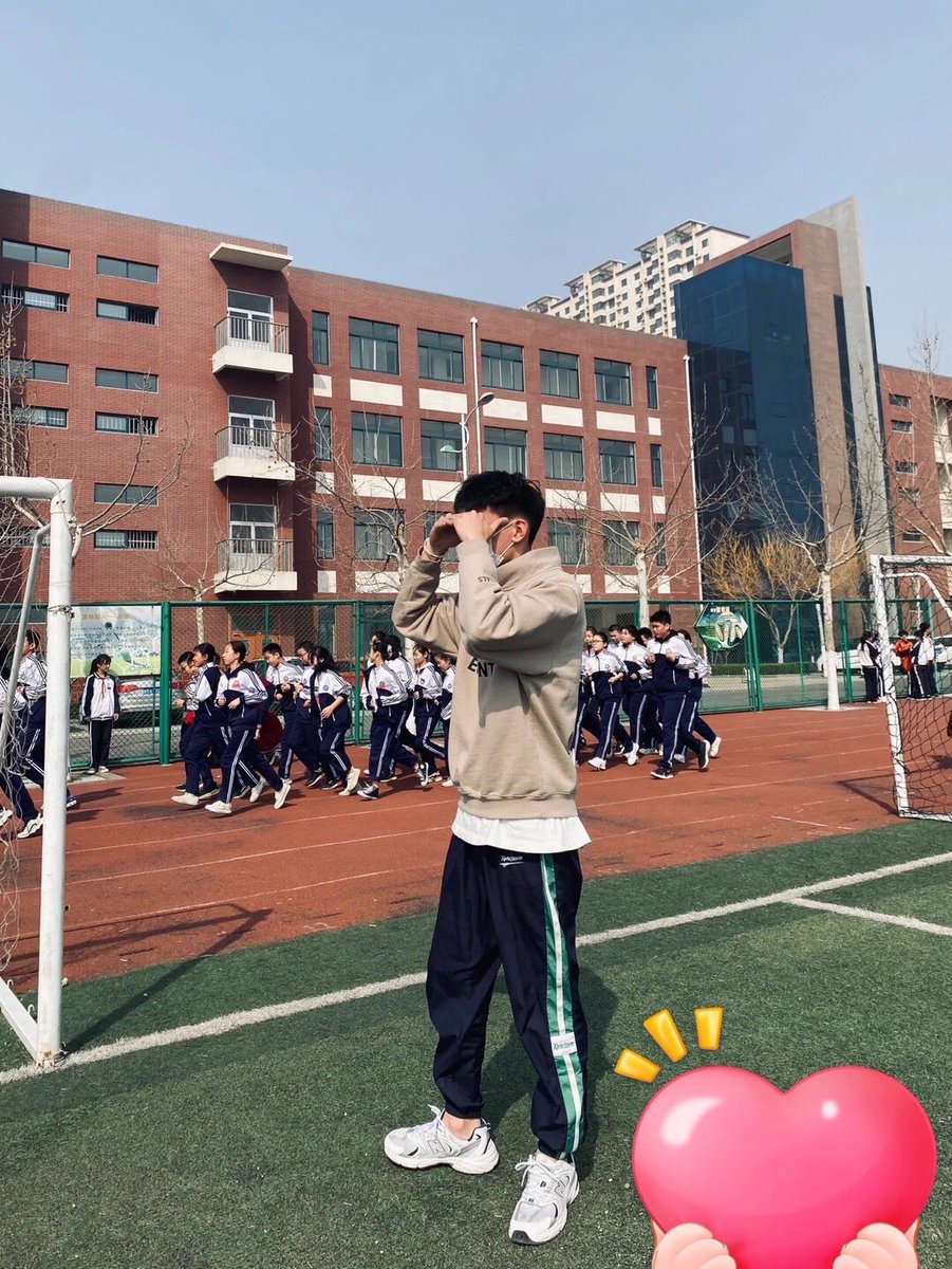 性瘾小狼接推广 出r On Twitter Rt Moiradarwin1 体育老师 课堂上操场上我是学生和煦阳光的小老师从来不体罚学生,课堂下床上我是喜欢用我的 大教鞭 体罚