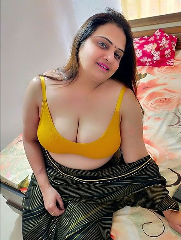 Tanusha Arora(अतरंगी) on Twitter: "उम्र के इस बीच के पड़ाव में आ कर औरत की कामवासना चरम पर होती ...