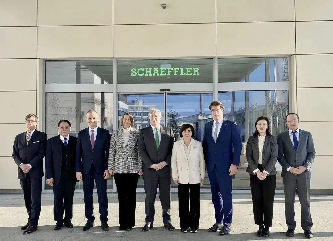 The business delegation led by the #Suzhou government to attract ...