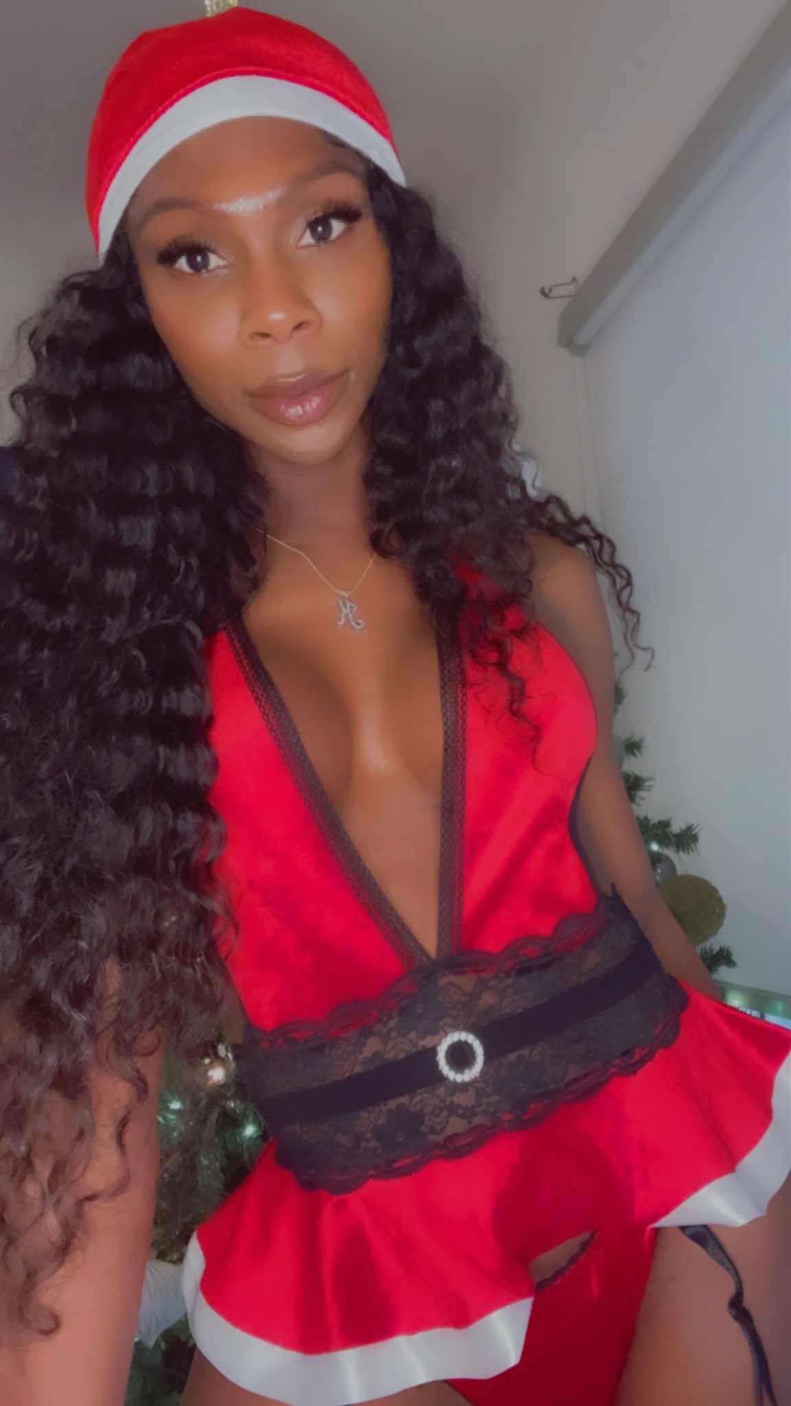 OFFICIAL KOURTNEY DASH on Twitter: "WAITING FOR CHRISTMAS 🎄 ️ https://t.co/2HKEdm9nje https://t ...