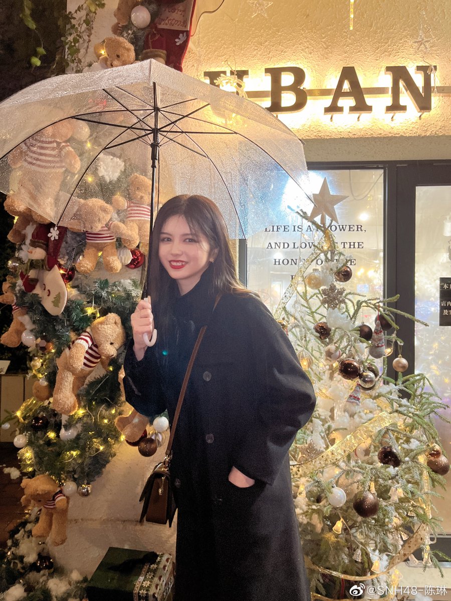 Lin SiYi becomes the 5th member to reach 1 million followers! | SNH48 Today