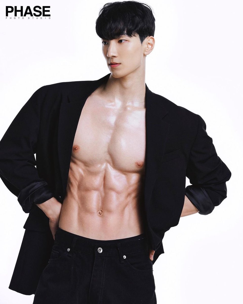 thosefabulousguys on Twitter: "용빈 by Phase Studio"