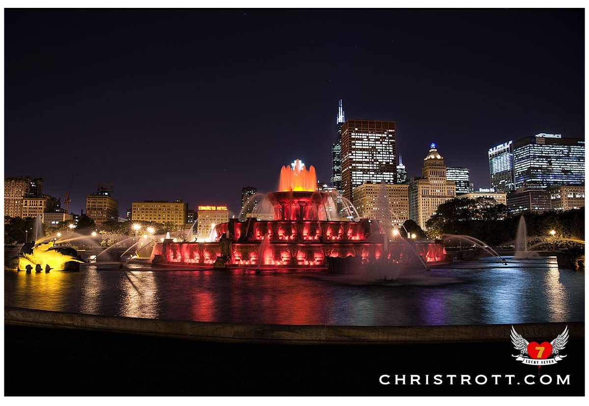 Christopher Gerhard Trott🌊 on Twitter: "Buckingham Fountain in Grant Park. Chicago @ThePhotoHour ...
