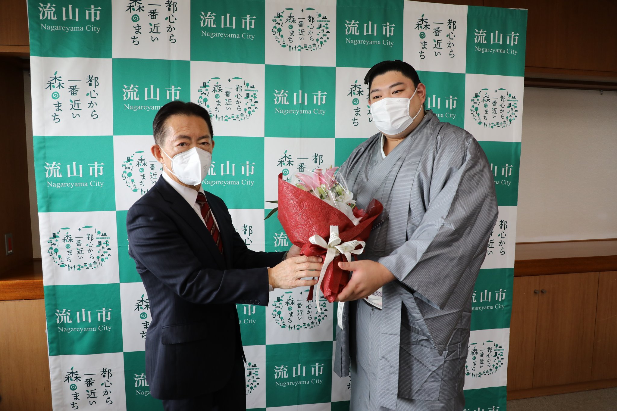 流山市スポーツ振興課 On Twitter 【 阿炎 関が市長を表敬訪問】 大相撲九州場所 で初優勝を果たした、千葉県立流山南高等学校