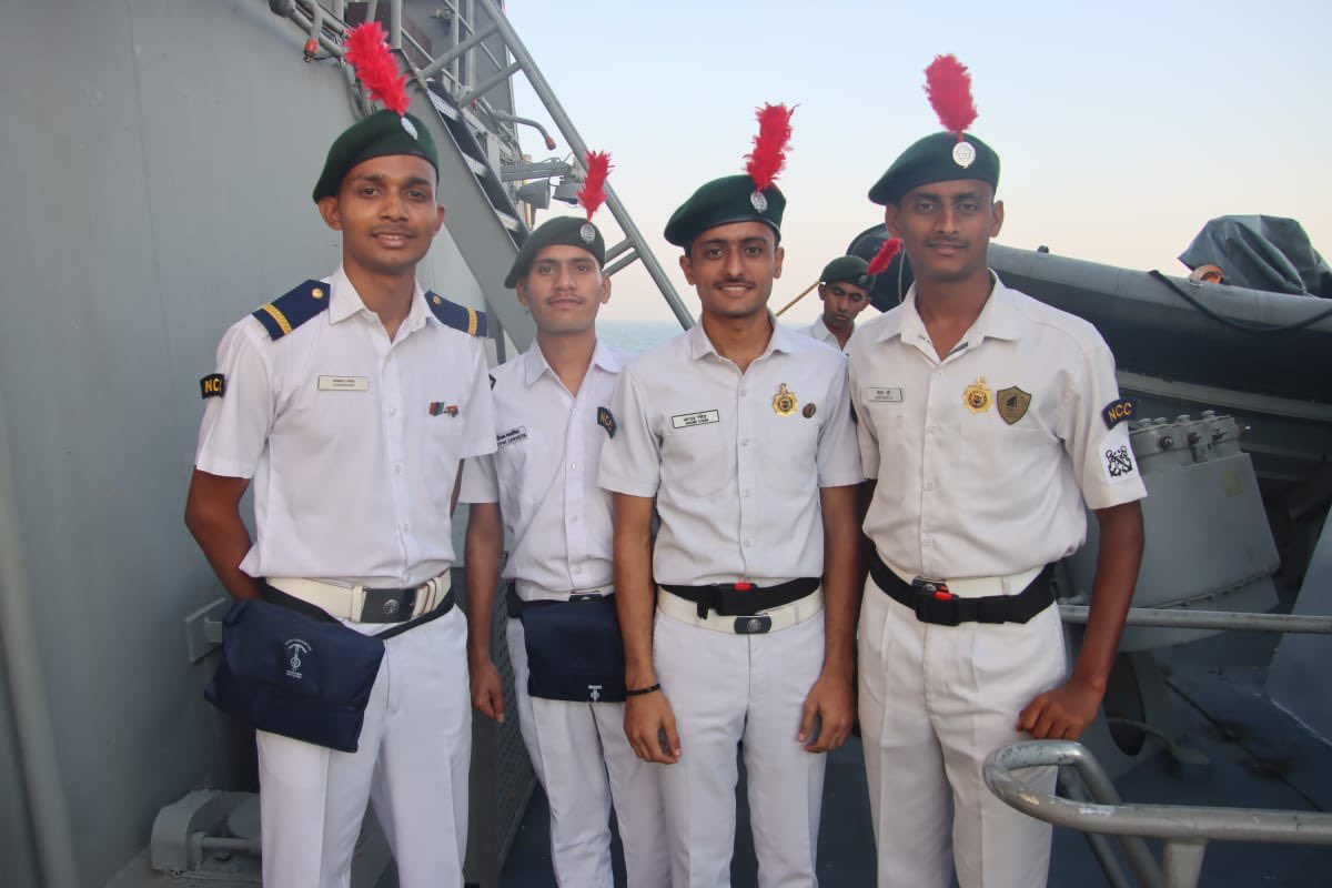 SpokespersonNavy on Twitter: "RT @IN_WesternFleet: 120 NCC cadets along with PI staff & ANOs ...