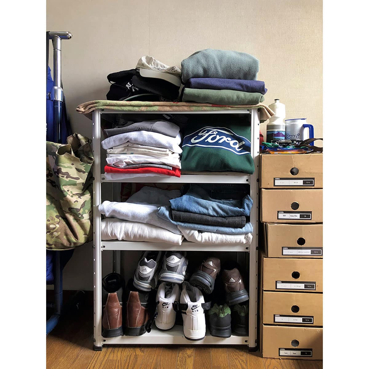 GINZA on Twitter: "EPOCHオーナー・本岡良太「10年超えの愛用品だらけ」｜男のクローゼット探訪🔍https://buff.ly/3z97beA"