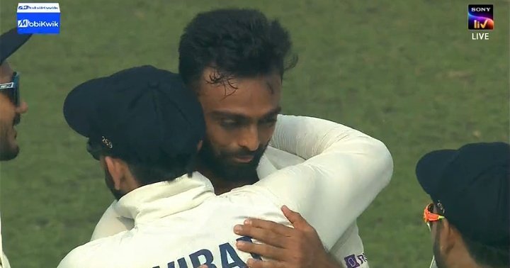 CricketMAN2 on Twitter: "The hug from Virat Kohli to Jaydev Unadkat when he picked his maiden ...