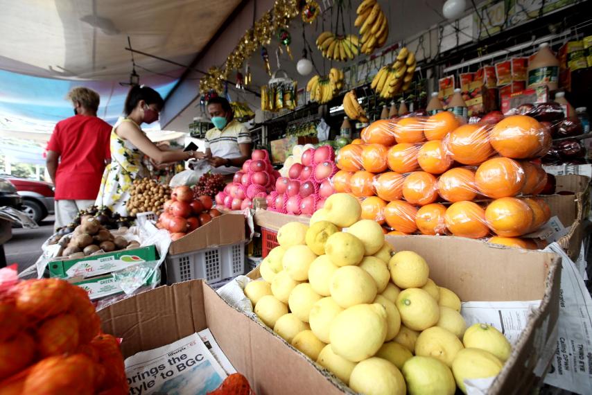 Philippine News Agency on Twitter: "Vendors in San Andres, Manila have also displayed round ...