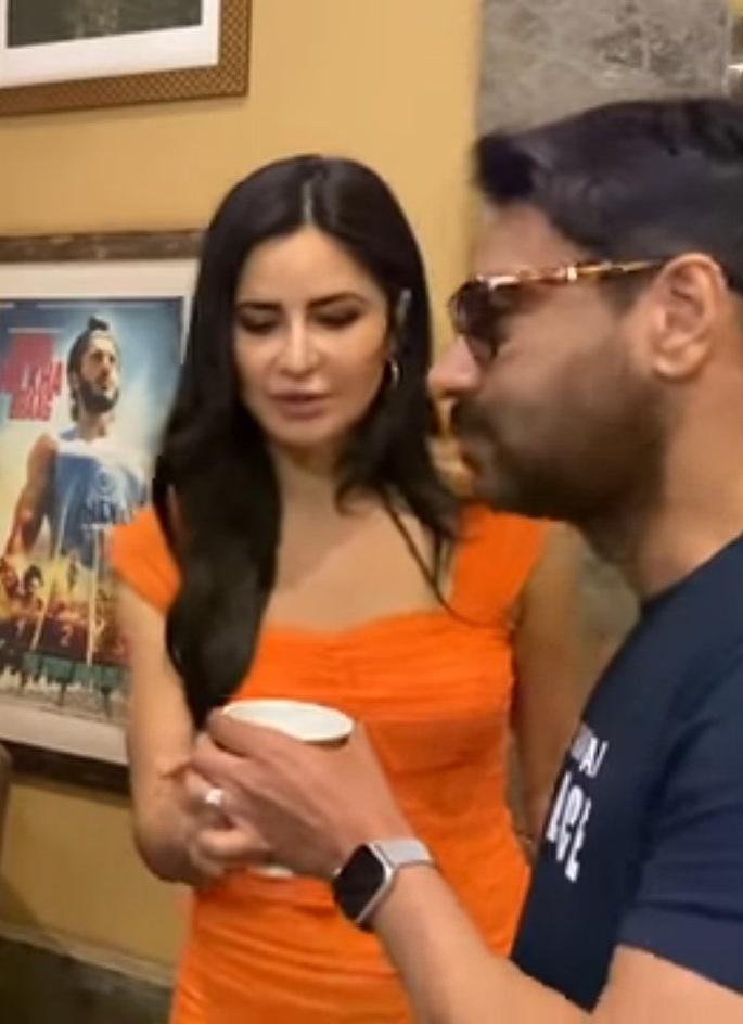 🇮🇳 ҒɪցɧᴛᴇƦ ⁰⁰⁷ on Twitter: "Isme Katrina Ko Lelo @neerajpofficial Sir 🙏🏻 https://t.co/hXd59b9N4O ...