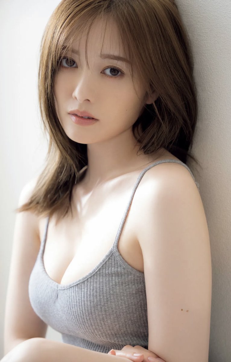 圧倒的な美!元乃木坂46白石麻衣(30)、美背中あらわ!グラビア登場 透明感溢れる New おっ!!な芸能まとめ