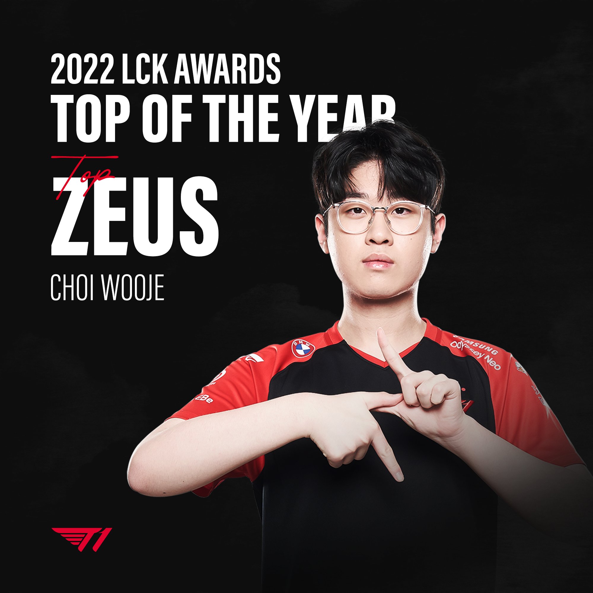 T1 LoL on Twitter: "우리 탑 멋지다! 'Zeus' 최우제 선수의 2022 LCK AWARDS TOP OF THE YEAR 수상을 축하합니다!⚡ He's ...