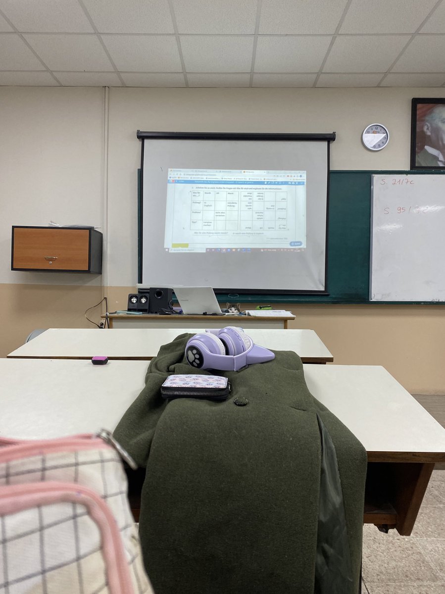 Gogogo On Twitter RT CatWorkers This Is Your New Teacher What s On The Curriculum gogogo-on-twitter-rt-catworkers-this-is-your-new-teacher-what-s-on-the-curriculum