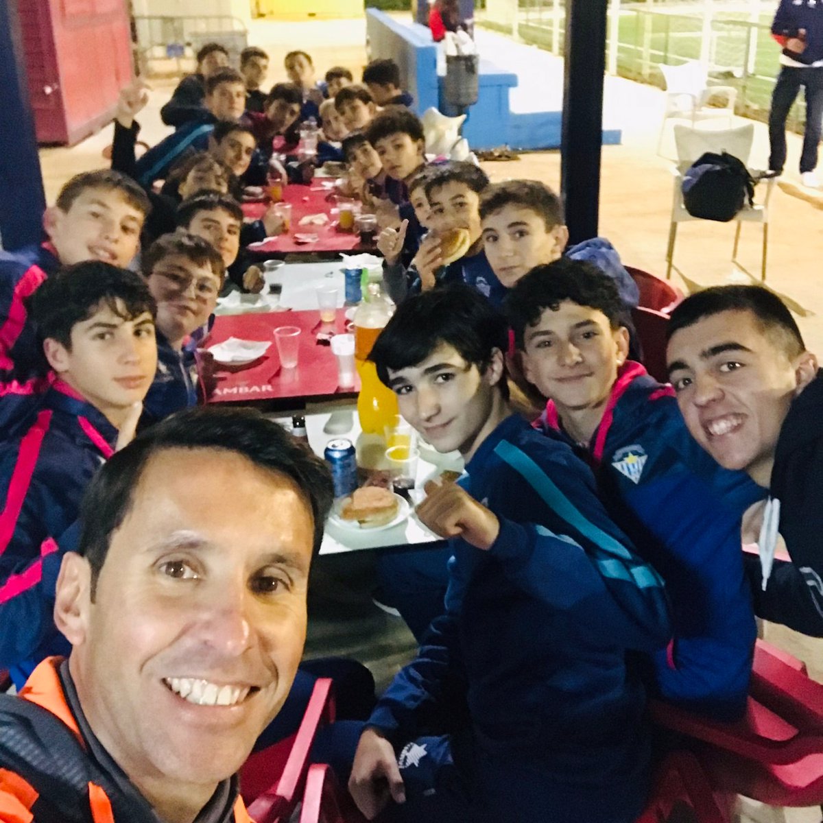 Estrella San Agustín C. F. on Twitter: "🍽️ Nuestro #InfantilA_ESA celebró la tradicional comida ...