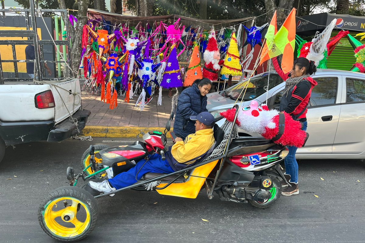 DíaEnImágenes César Álvarez, miembro de la ONG Juntos por Xochimilco ...