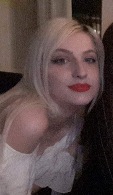 sofia on Twitter: "@biebsidea People who look like you shouldn't be talking. https://t.co ...