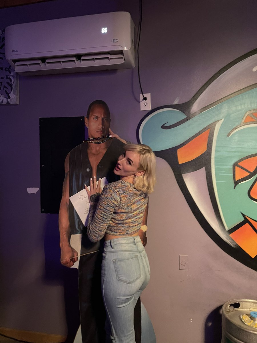 PLAYMATE KITTY QUINN 👑 ️ CLY Jan7-8 on Twitter: "I found @TheRock tonight 🥰🥰🥰"
