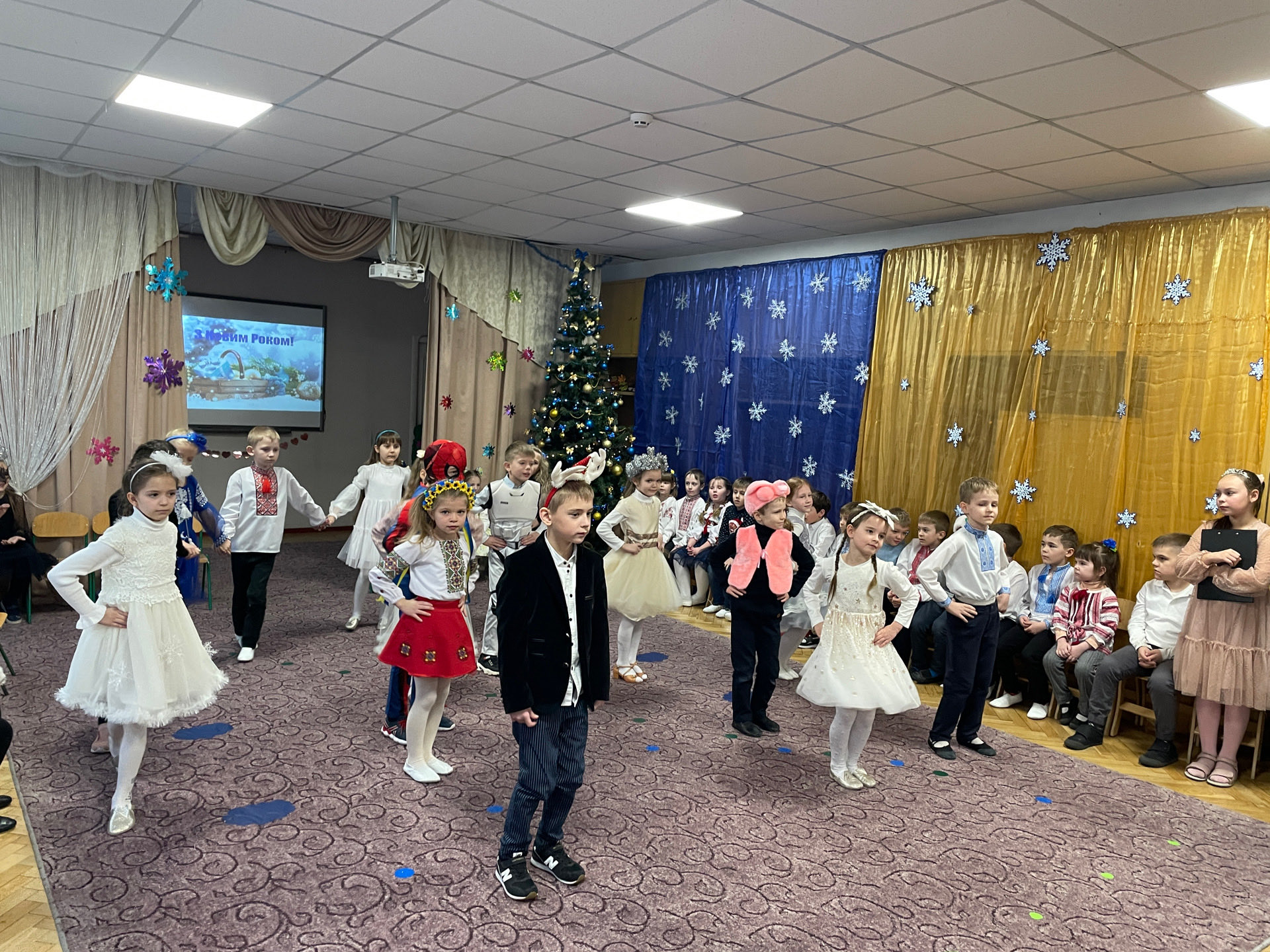 報道特集(JNN / TBSテレビ) on Twitter: "今週の #報道特集 は… 村瀬キャスターによる、ウクライナからの緊急リポート。 冬休みに入る前の発表会。 直前まで空襲警報で地下 ...