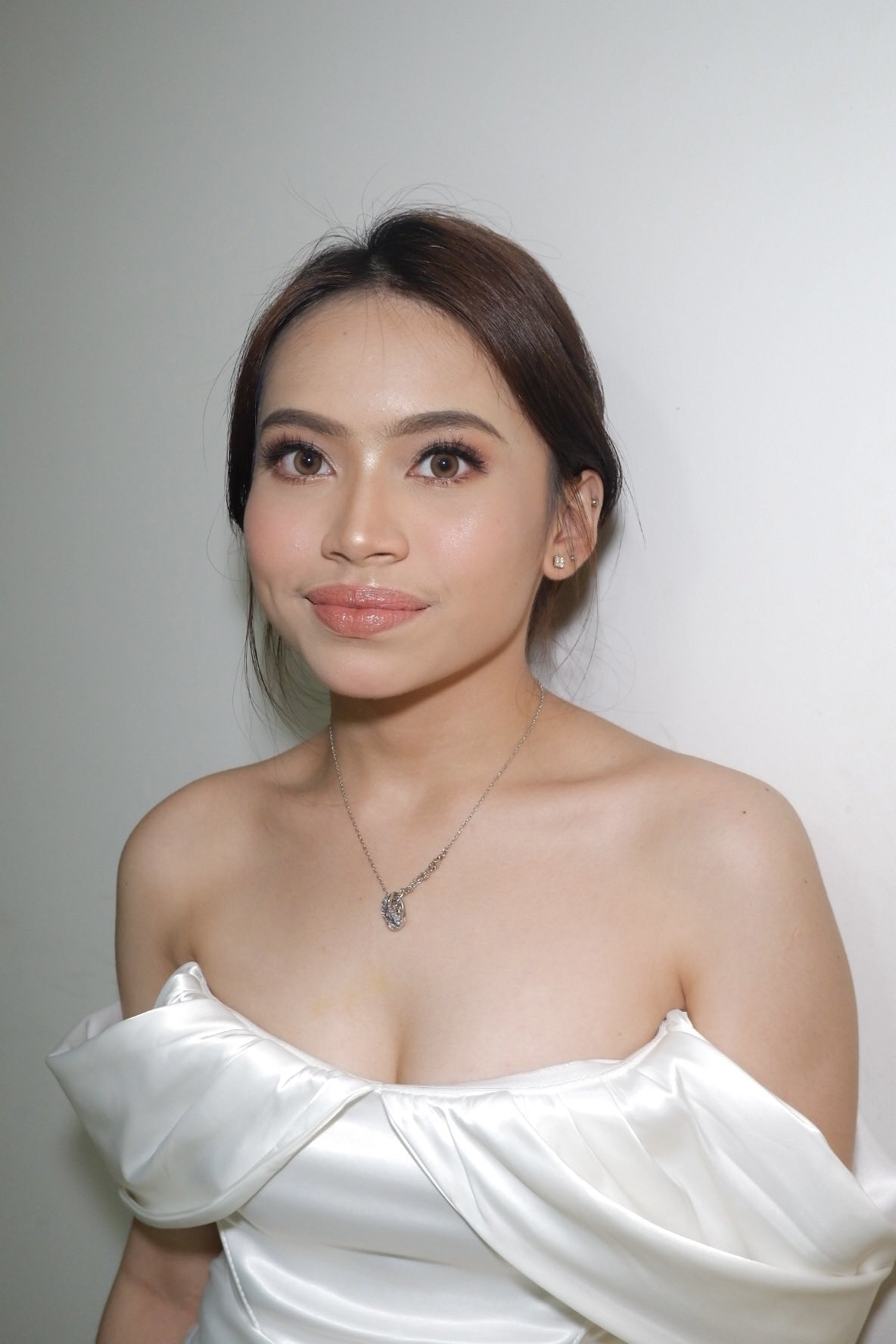 Angeline on Twitter: "The makeup Vs Price that people thought 🥹 Dont worry, Rate i bukan 1k ...