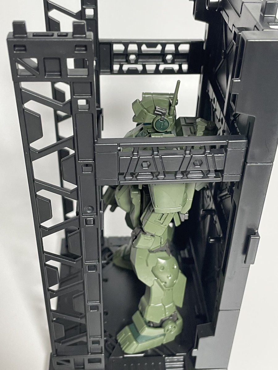 キャンドゥ『連結ディスプレイベース』がSNSで話題に！プラモデル、フィギュアにおすすめ | Jocee