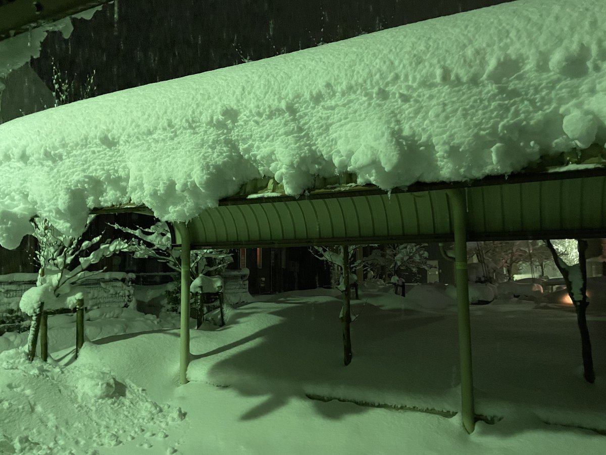 Ts On Twitter 市内の雪が可愛く見える明日からクリスマスですが臨時の仕事入ったので頑張りますクリスマス予定ある人羨ましい限りです。帰ったらソロ焼肉決めましょう