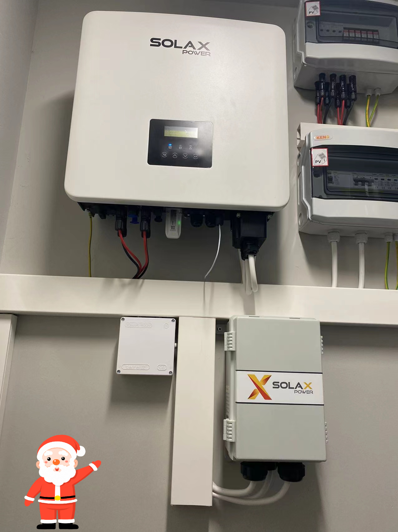 SolaX Power on Twitter: "#SolaXCase in #Poland. With E-Sunstorage. Merry Christmas to all our ...