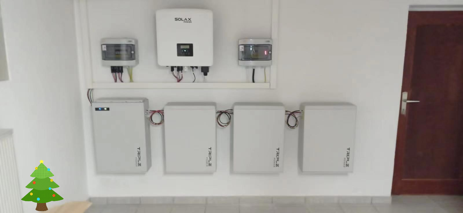 SolaX Power on Twitter: "#SolaXCase in #Poland. With E-Sunstorage. Merry Christmas to all our ...