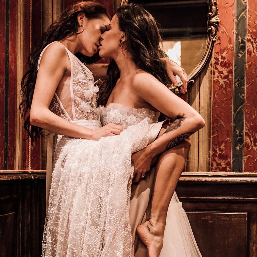 sapphic girls on Twitter: