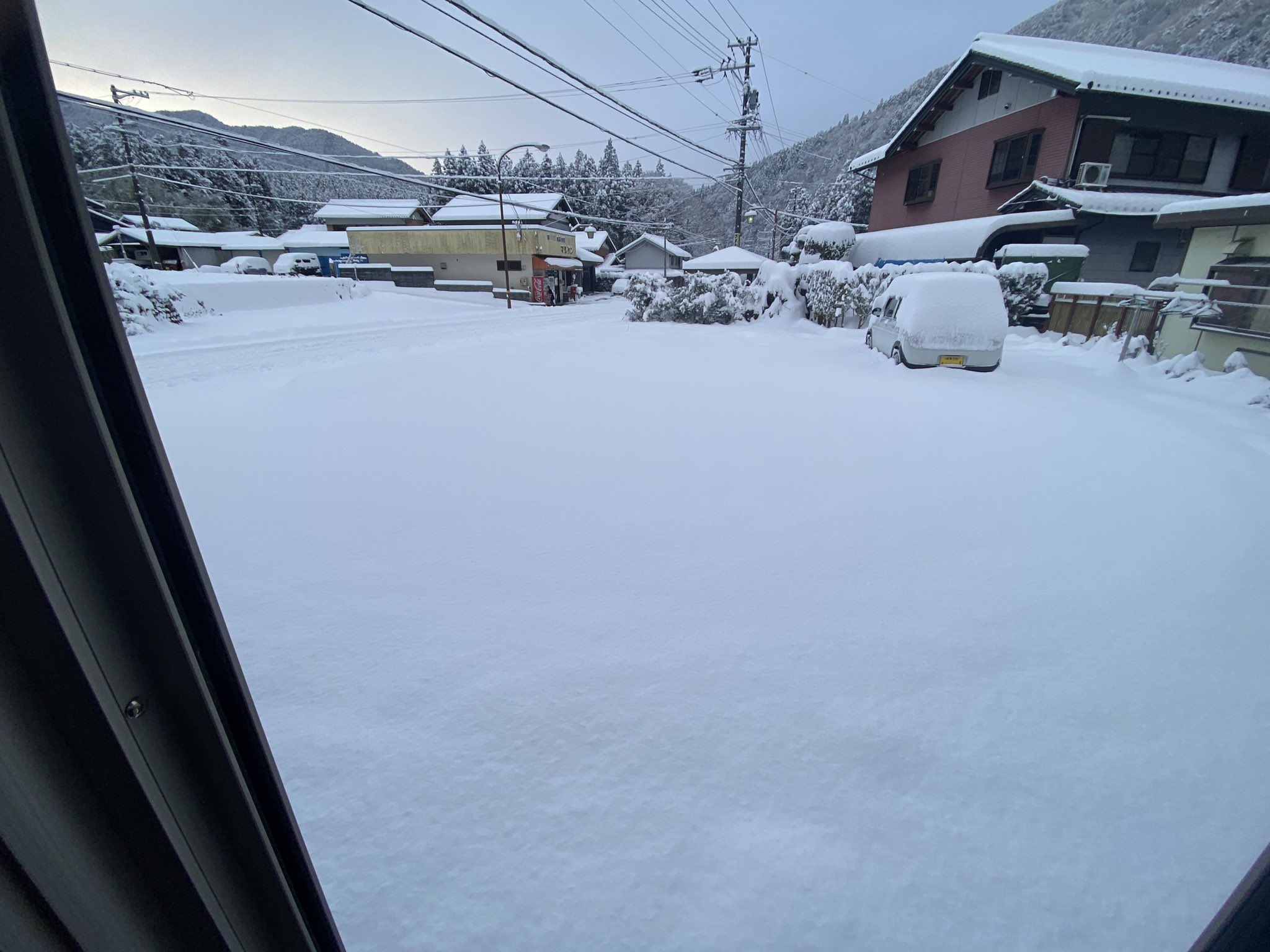 高木マーガレット 🎤Margaret Takagi🇯🇵バイリンガルアナウンサー🇺🇸 on Twitter: "雪ー☃️‼︎ 新幹線がのんびーりのこのこ動いてます。 みなさん移動の際はお気をつけ ...