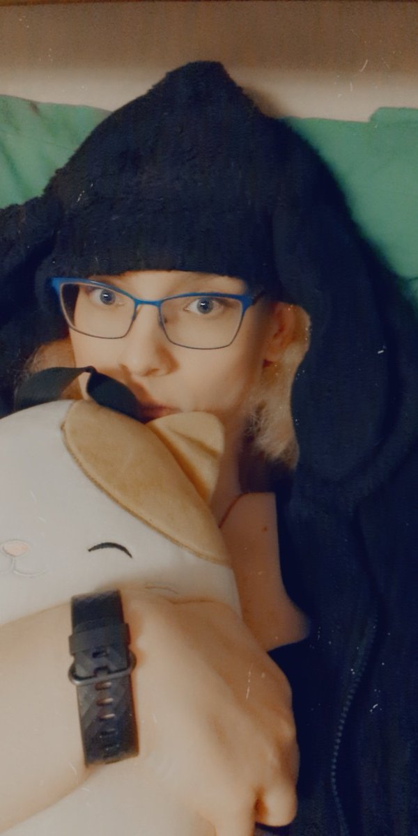 Useless Nyanbinary Princess on Twitter: "And boobs"