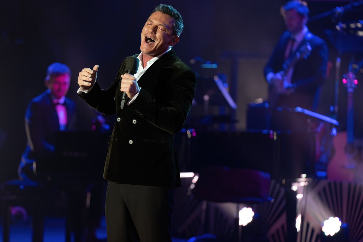 Afanti Media on Twitter: "Fancy a Christmas treat? 💫 Watch ‘Luke Evans Showtime’ on @BBCiPlayer ...