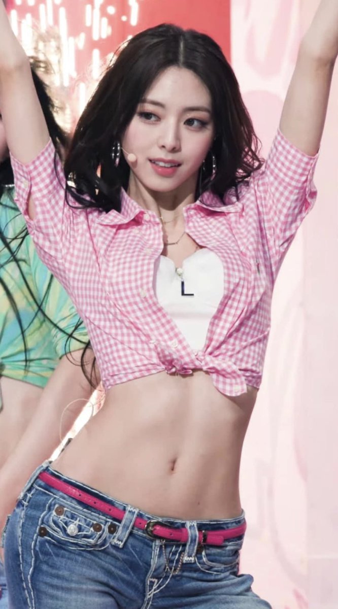 Maria Hussey Guerrero on Twitter: "Yuna's U Go Girl becomes the Most Viewed Gayo Stage video ...