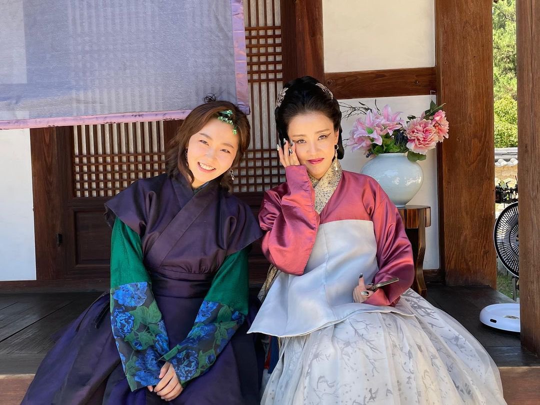 ⋆ on Twitter: "Seo Hyewon IG update with AOS cast “christmas with alchemy of souls 🎄☃️ ️‍🔥 ...