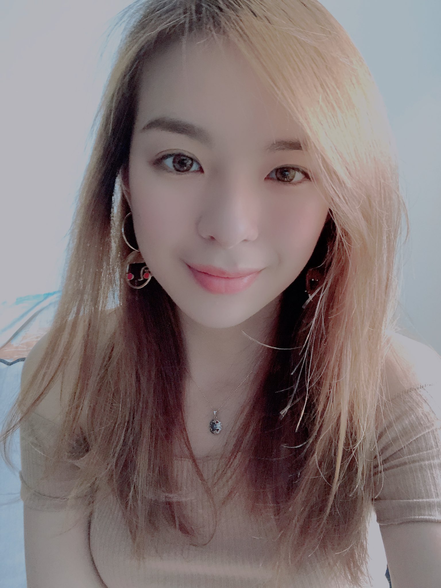 Max on Twitter: "@lvmaoshetuite 露脸 反差婊 ，谁爱？ https://t.co/4cpG0bFimZ" / Twitter