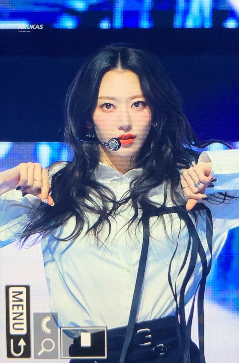 sofu on Twitter: "하..여자가너무좋다........ 셔츠가너무좋다..."