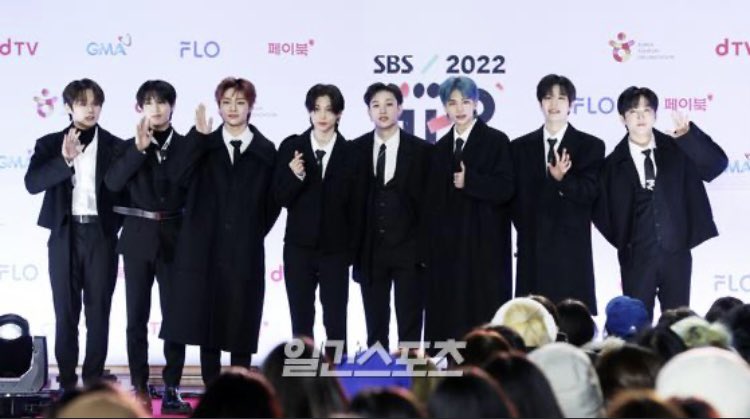 Stray Kids情報🧭SKZ-INF8 on Twitter: "🧭スキズ 記事 情報🧭 SBS歌謡大祭典レカペの マスコミより公開された画像と その記事リンクを繋いでいきます↓ 🧭全員 ...