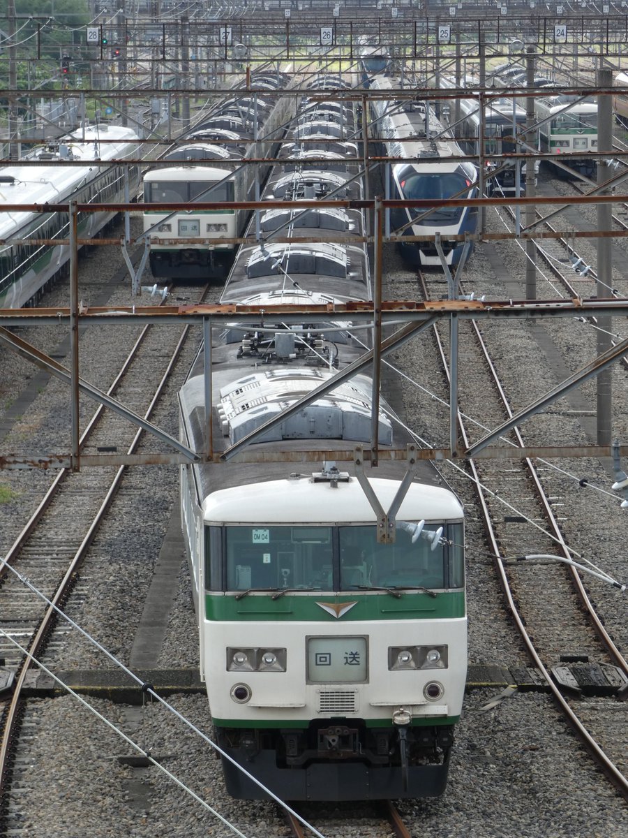 ハロ鉄Acty'22@mm'22小田湘南線©︎💉💉💉💉 on Twitter: "RT @FRUFRUS215: 185系 om04編成こと新前橋s215+216編成は1982年3月4日に落成 ...