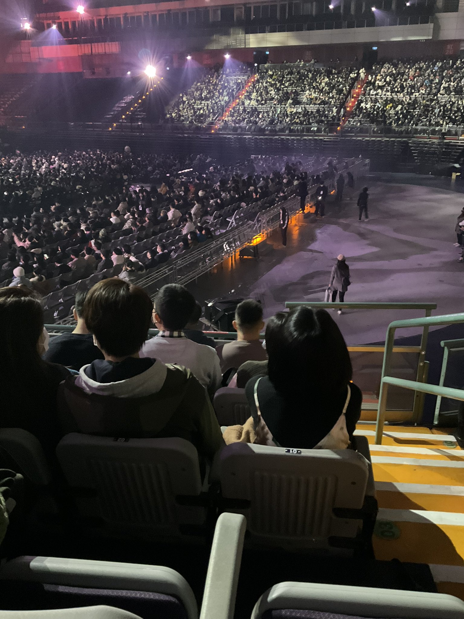 莫莫 (@mo_bhalm) / Twitter