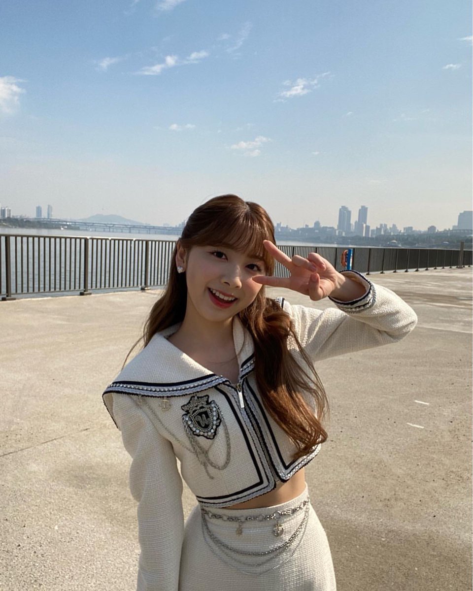 NiziU Pics ⊠ (slow) on Twitter: "221222 | MIIHI Instagram Update ② #NiziU #ニジュー #니쥬 @NiziU ...