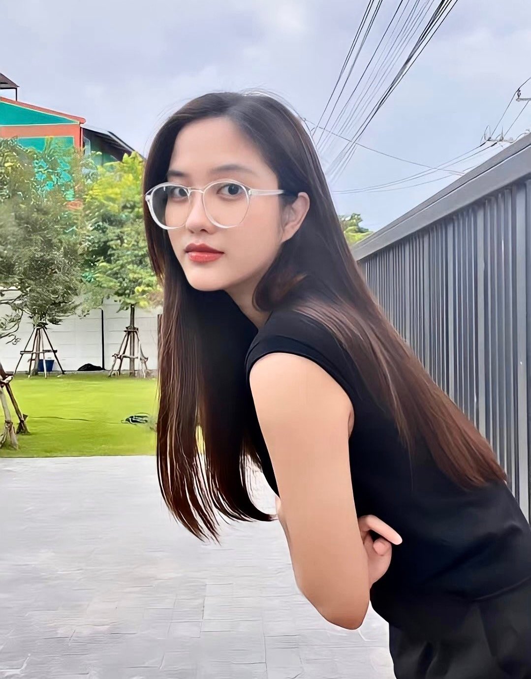 Yeebs 🏳️‍⚧️ on Twitter: "we’re getting this khun sam next episode 😵‍💫 https://t.co/ThfRNob2Rl ...