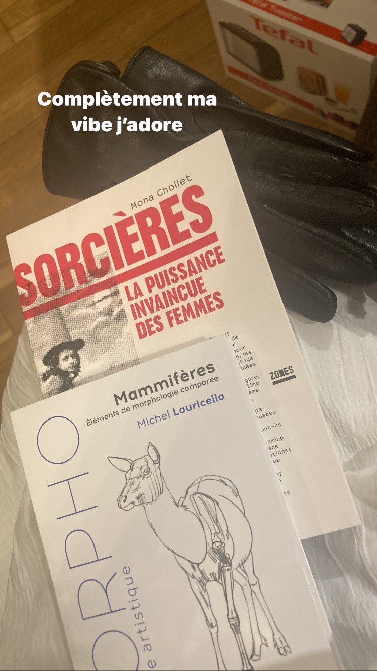 Ju on Twitter: "Ma famille m’a cernée https://t.co/iluipo86kf" / Twitter